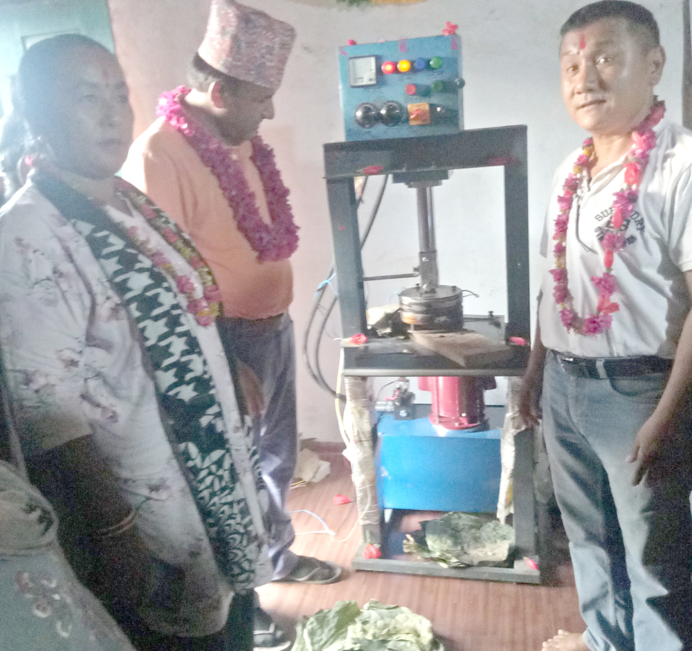 टपरी बनाउन अनुदानमा मेसिन, बन्दिपुरका होटलहरुमा टपरीको प्रयोग गरिने ...
